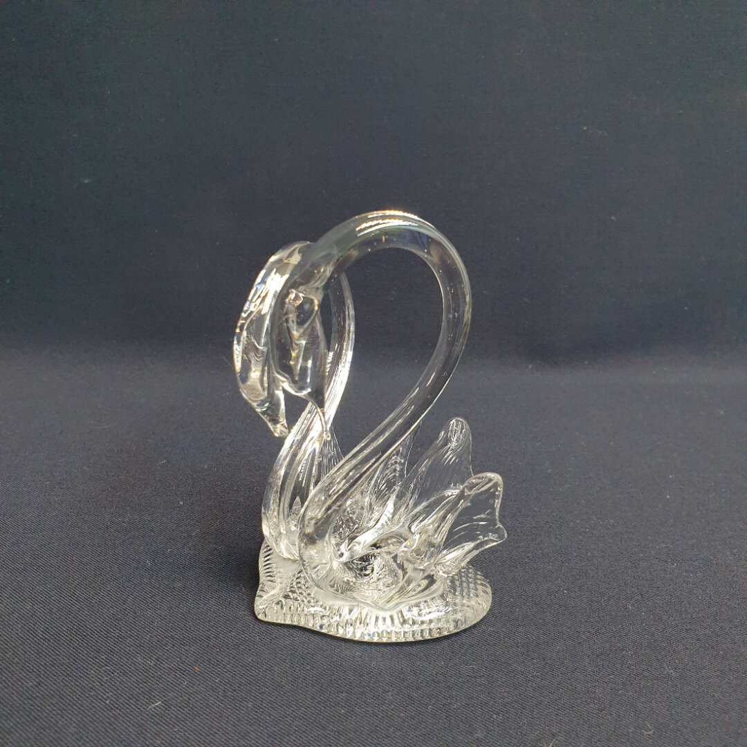 Статуэтка "Лебеди на сердце" 7х6х10 см, стекло. Винтаж, СССР.