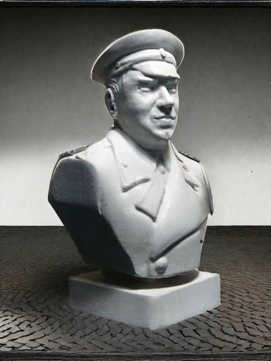 Бюст Жукова в шинеле 70мм. Детализация BG223 Белый. Монолитный тяжёлый на цоколе