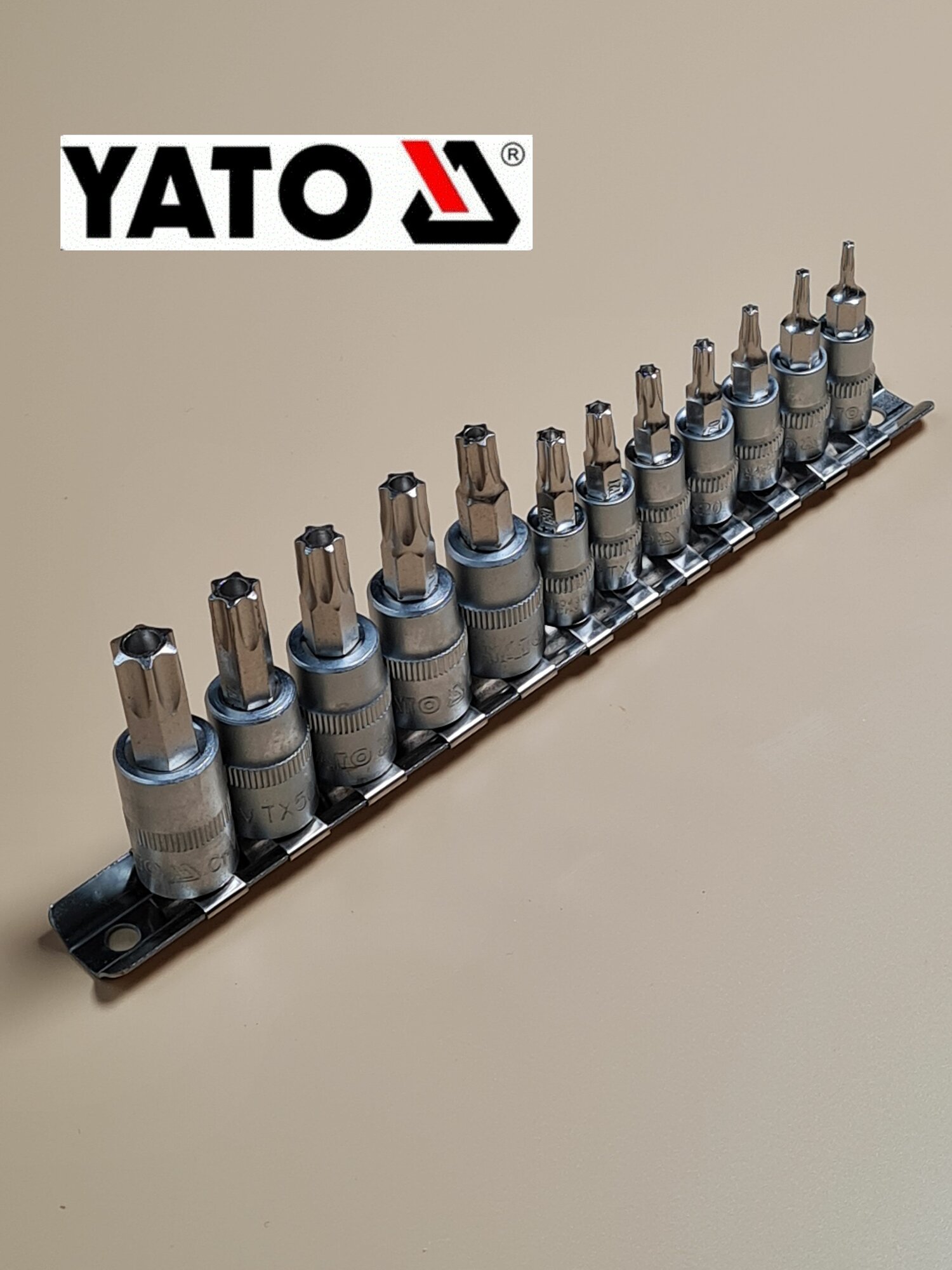 Набор головок с вставкой "TORX"-SECURITY 12 шт YATO YT-04332