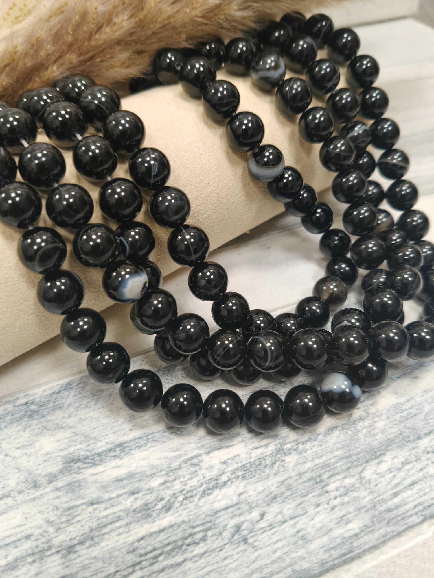 Бусины агат черный полосатый шар гладкий 10 мм (нить 36 см), Suntrim