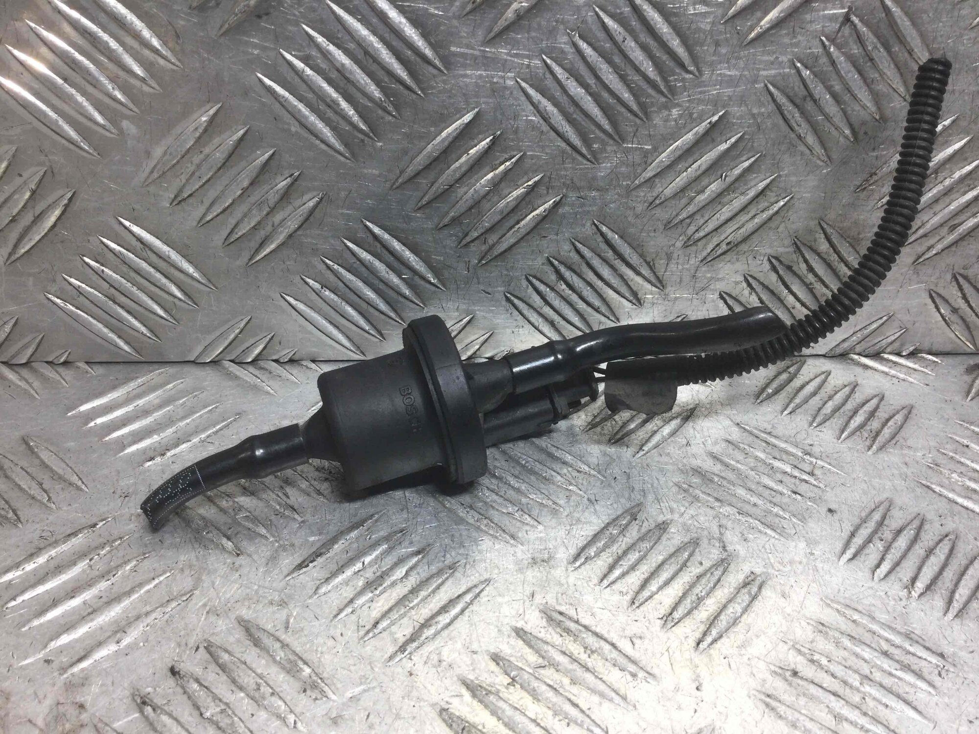 Б/У Клапан вентиляции топливного бака Ford Focus 2 поколение (2005-2008) 2005 г.