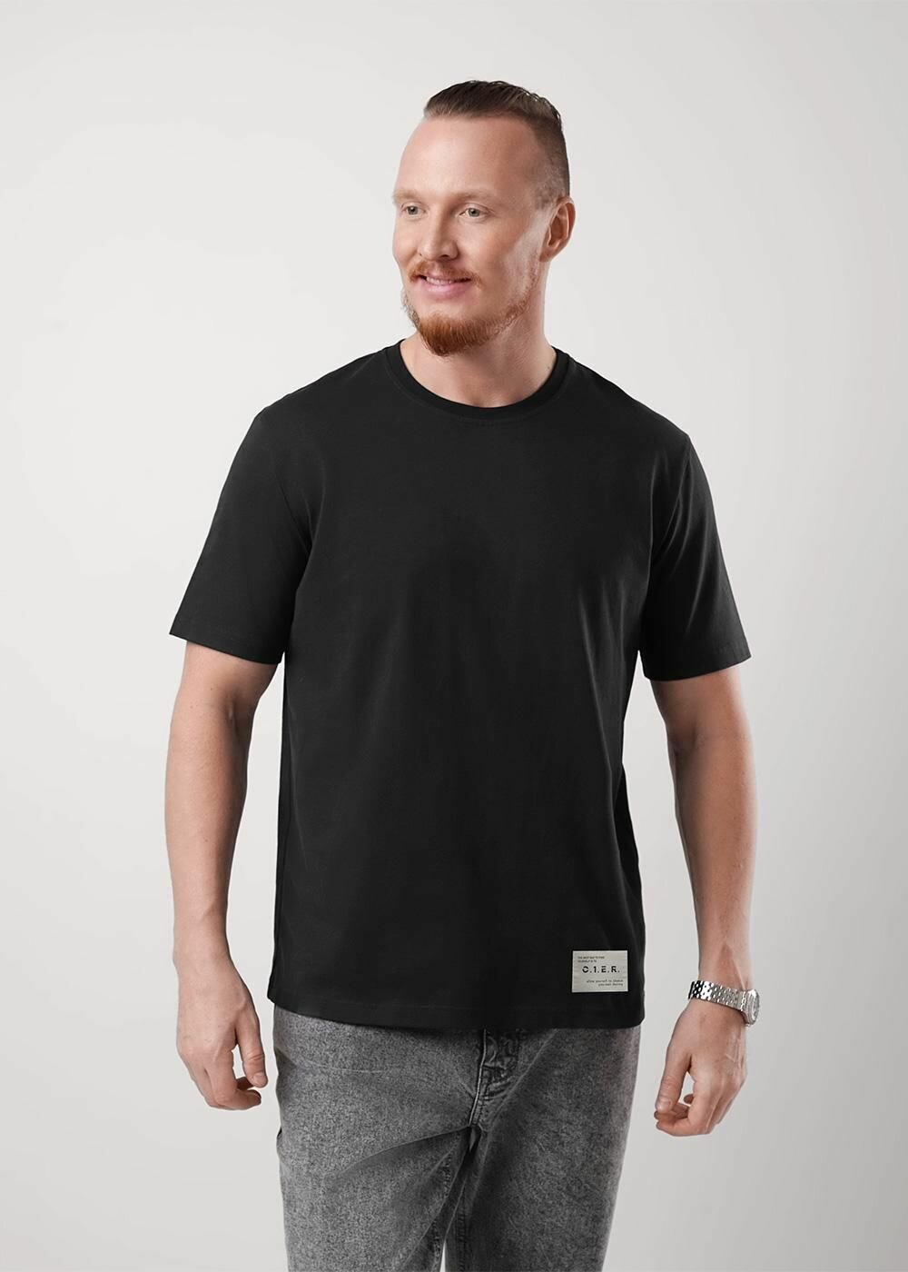 Футболка спортивная