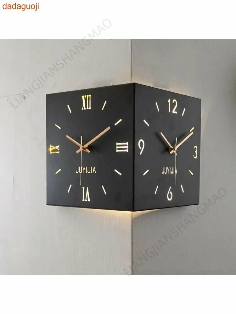 Настенные часы, 26 см х 26 см
