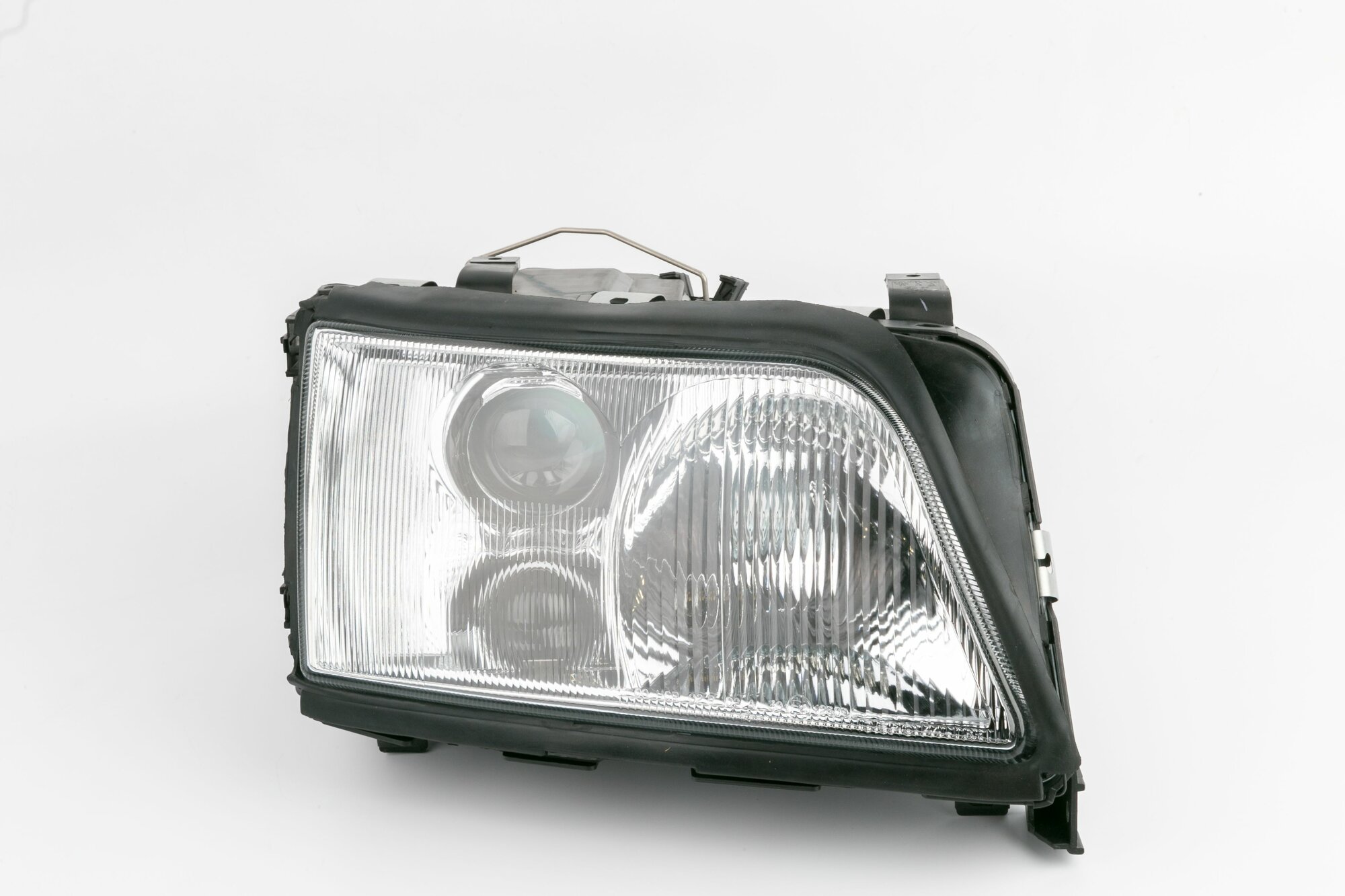 Фара правая для Ауди A6 1994-1997, oem 1EL007270161, 4A0941030N арт 4411118RLDEF
