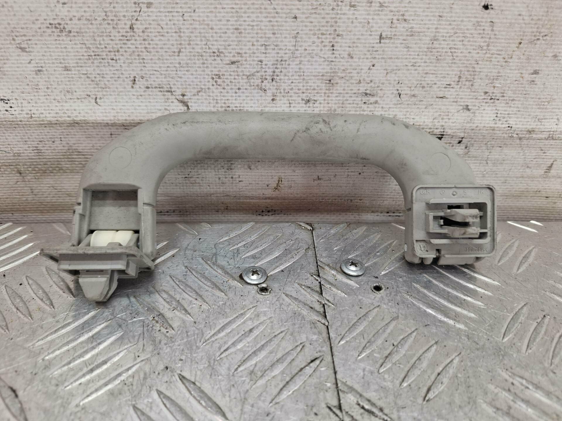 Ручка потолочная Mercedes-Benz C W203 рест. 2006 A2038100451