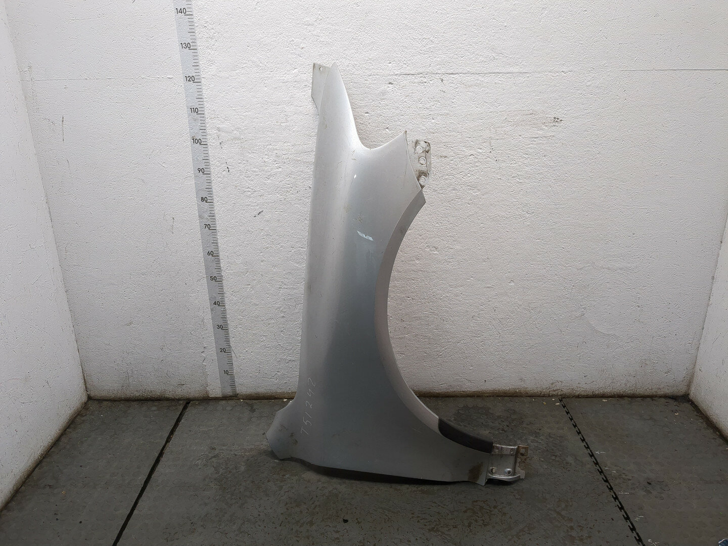 Крыло правое переднее Volkswagen Touareg Б/У