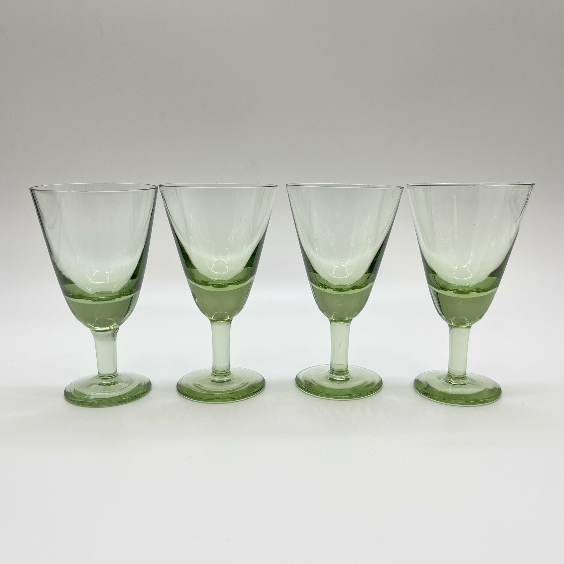 Набор рюмок на 4 персоны, цветное стекло, СССР, 1970-1990 гг.