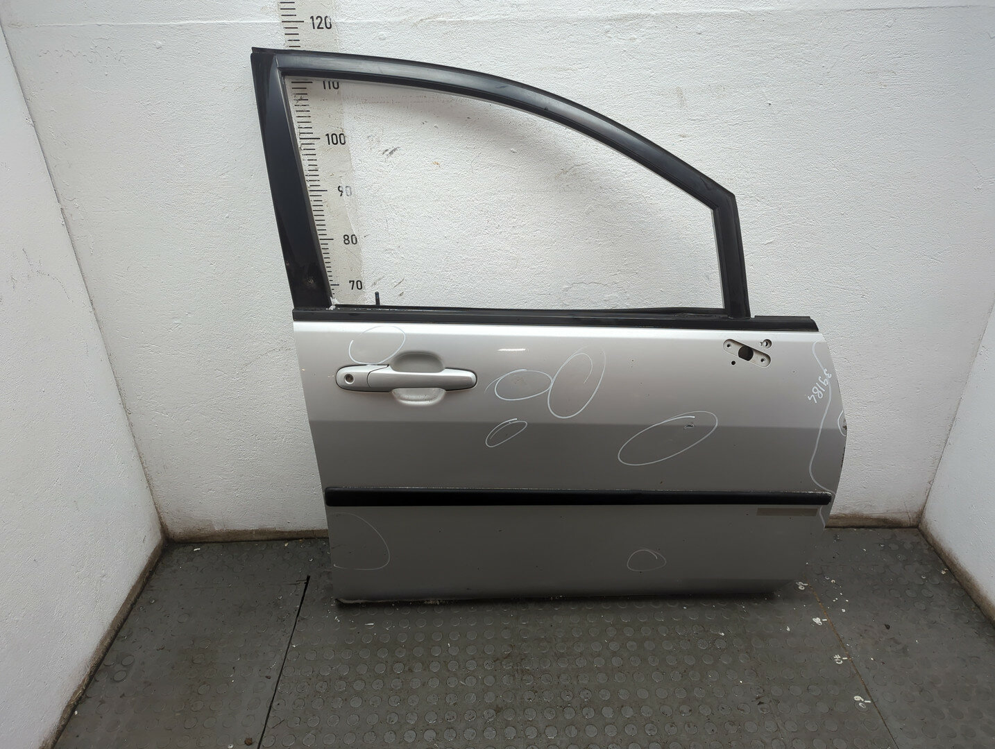 Дверь боковая (легковая) правая передняя Suzuki Liana Б/У