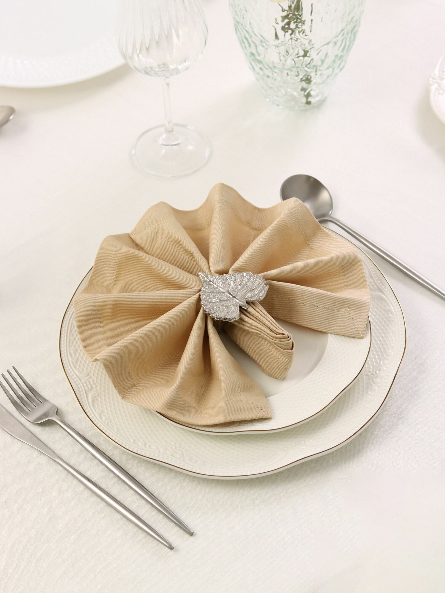 Кольцо для салфеток "Кленовый лист", 6x7x5 см, алюминий, цвет: серебристый