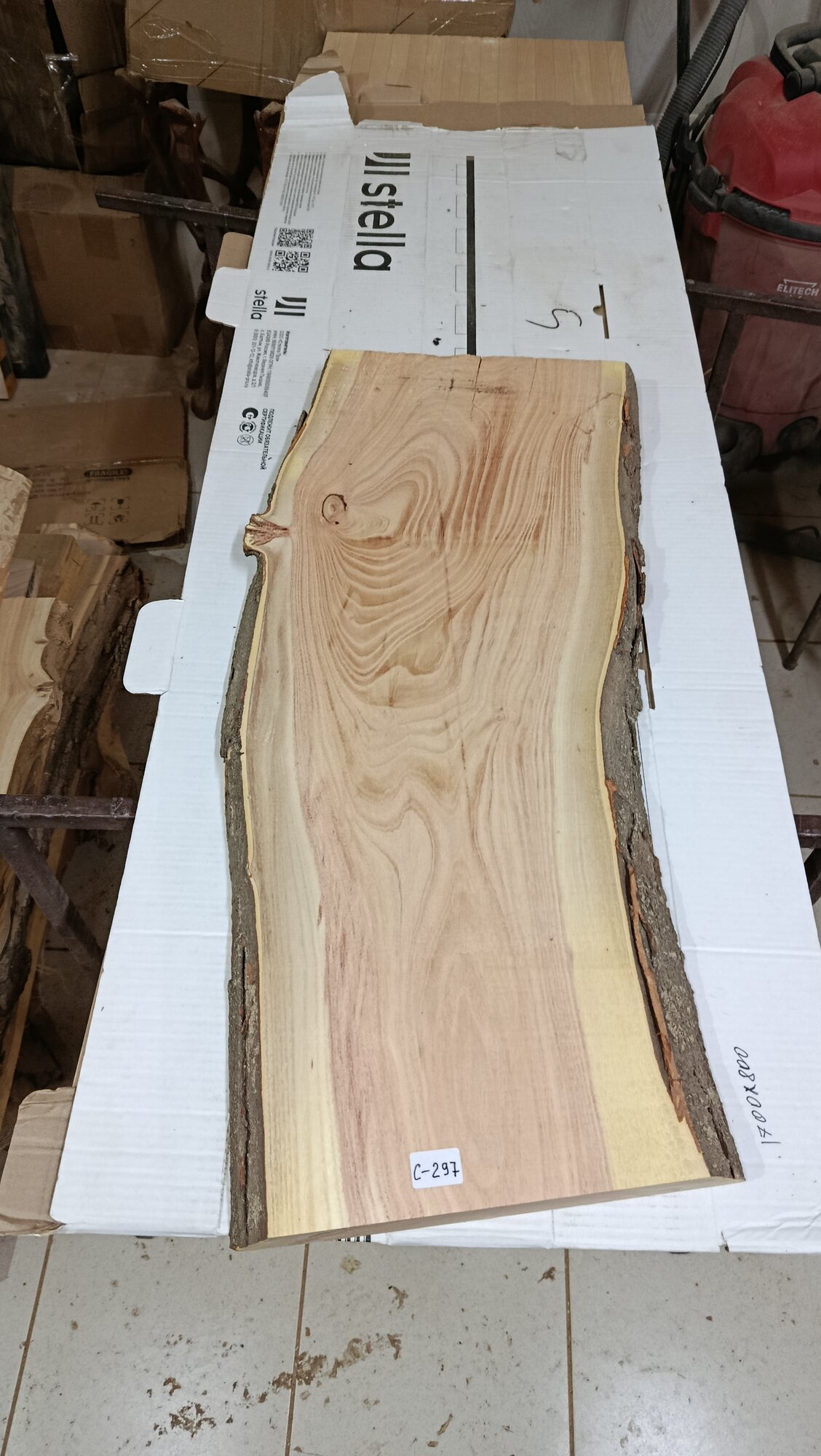 Спил из акации, 80х27х3,7 см(С297) высушенный , влажность 8%, фрезерован, не шлифован