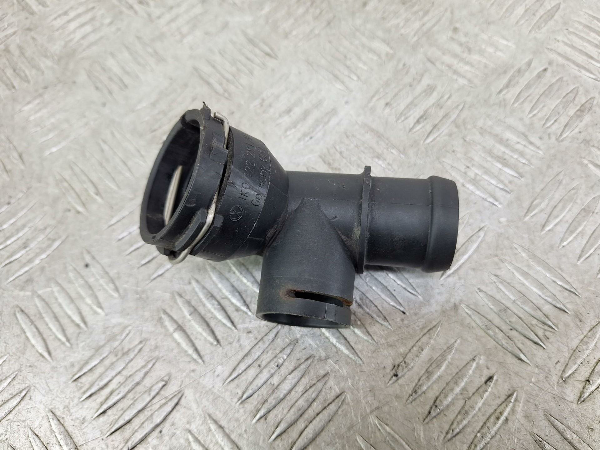 Фланец (тройник) системы охлаждения Volkswagen Passat B6 2009 1K0122291AD