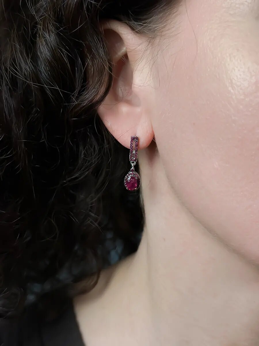 Серьги с подвесками, серебро, 925 проба, чернение, родирование, рубин