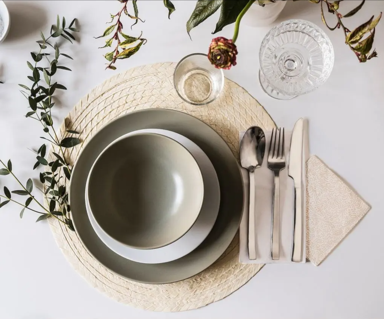 Тарелки Ikea FÄRGKLAR, набор 4 шт, оливковые, керамические, глубокие