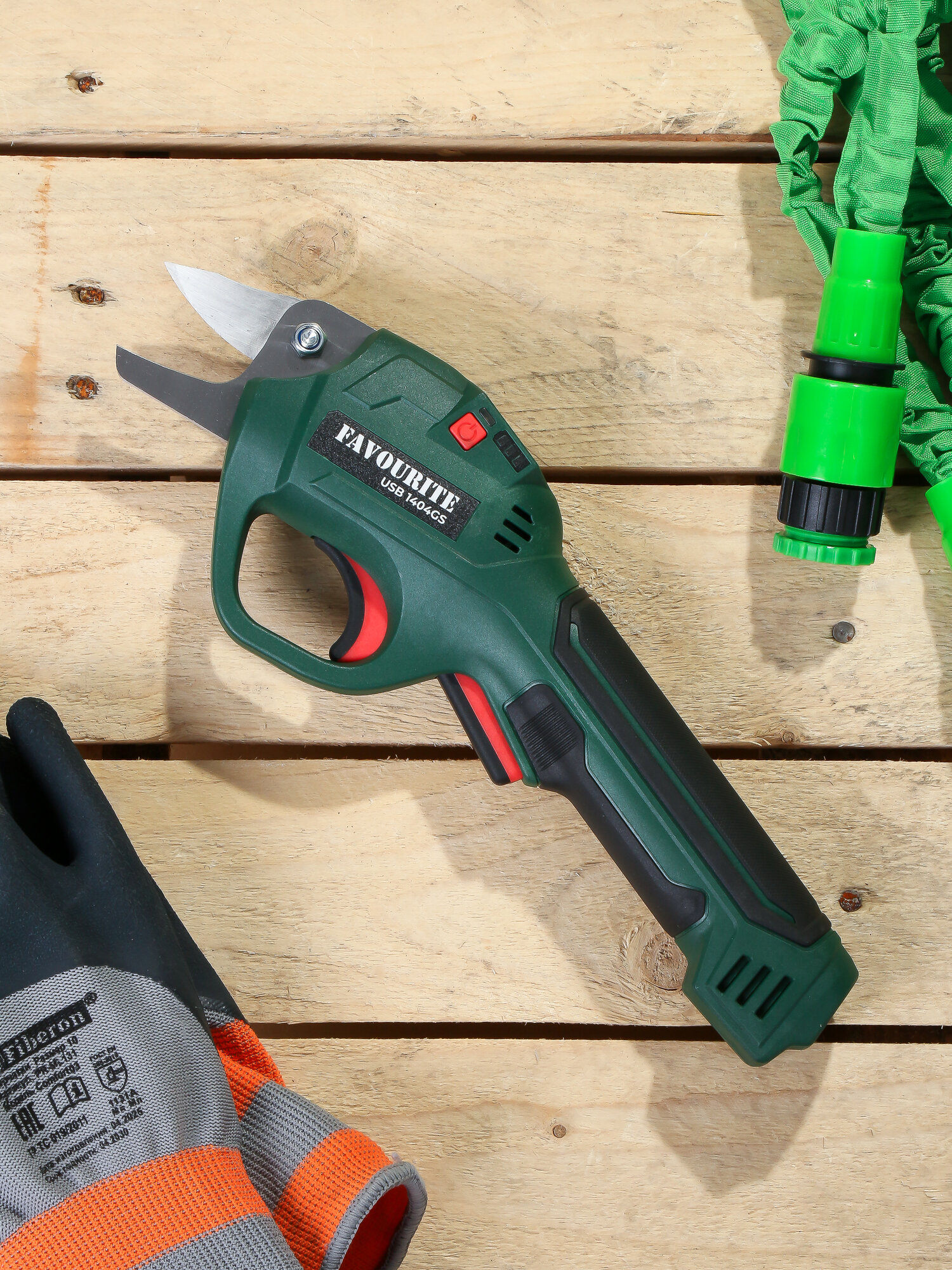 Аккумуляторный секатор Favourite USB 1404GS 4В 4Ач для обрезки веток до 14 мм, садовый инструмент для дачи и огорода