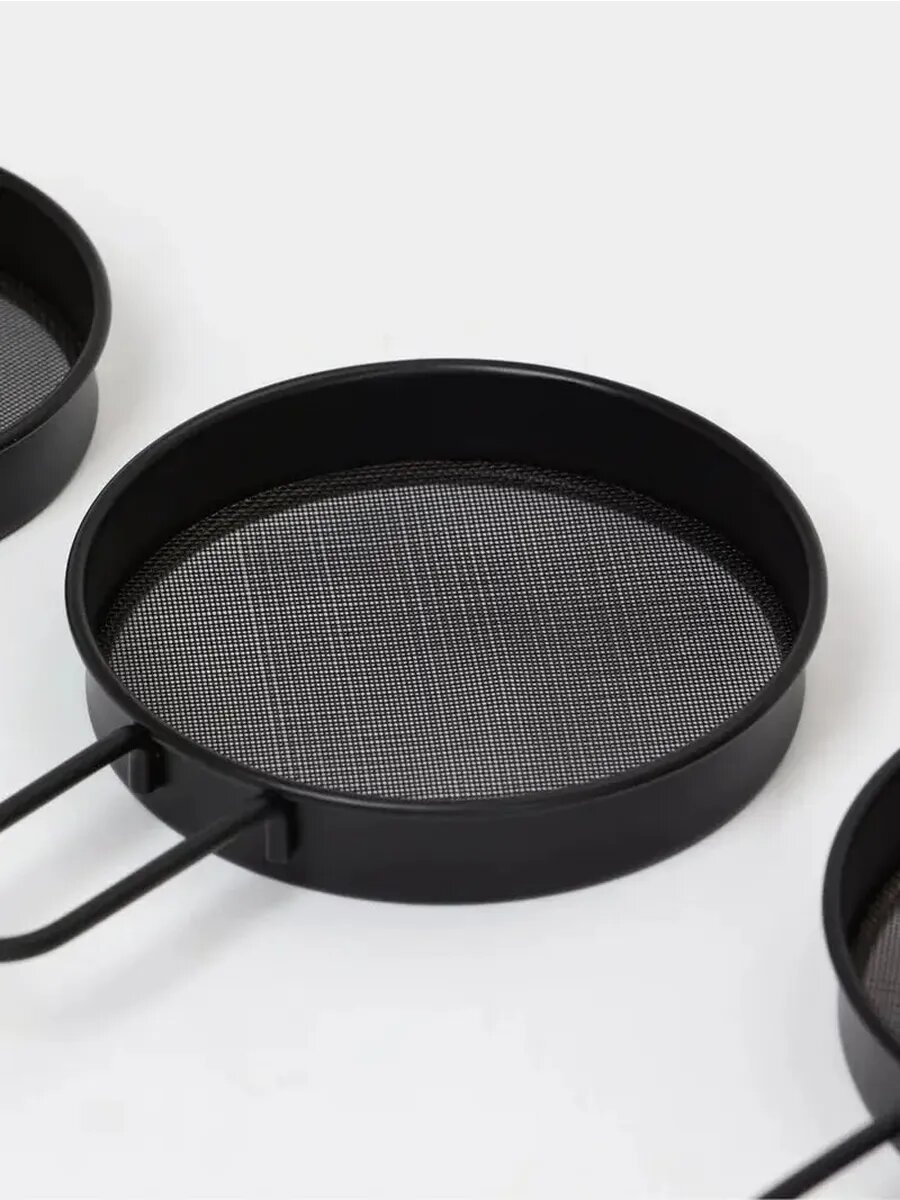 Набор сит из прочного металла с ручками