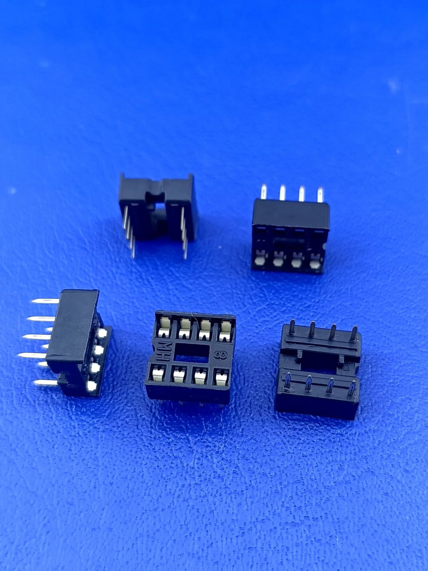 5 штук Панелька для микросхем ICs 2.54 mm 8pin (арт.05589)