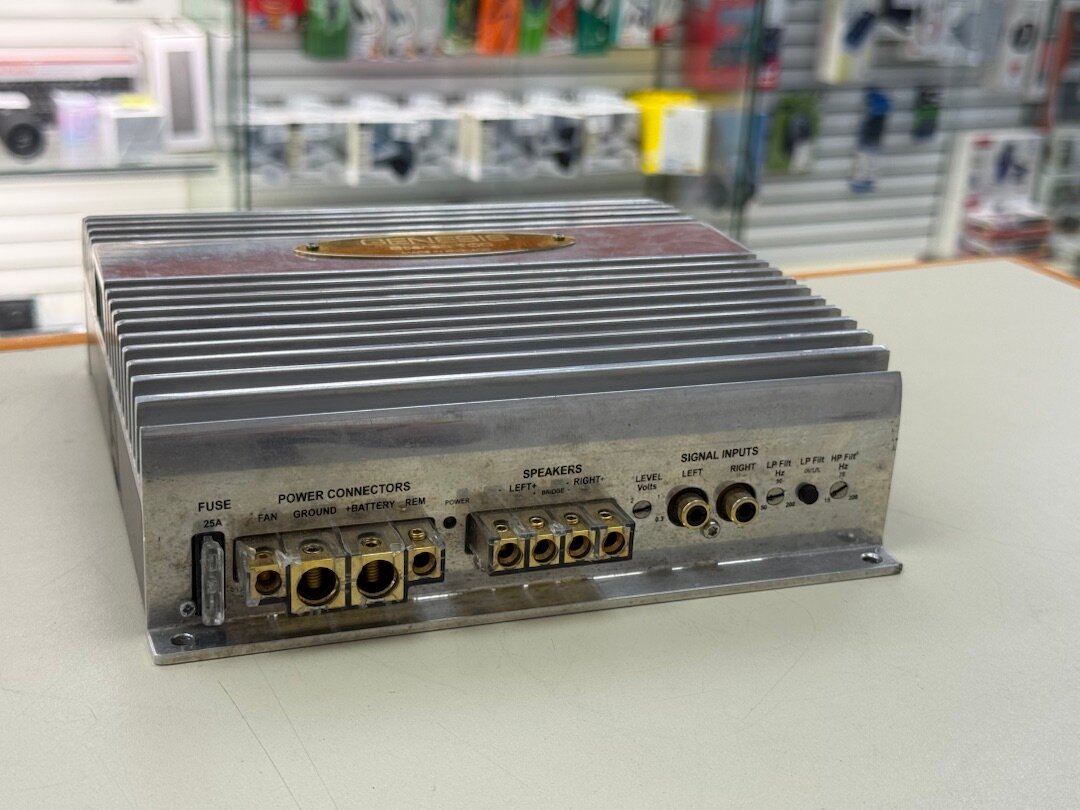 Усилитель 2 канальный Genesis Stereo 100 Б/У Уценка