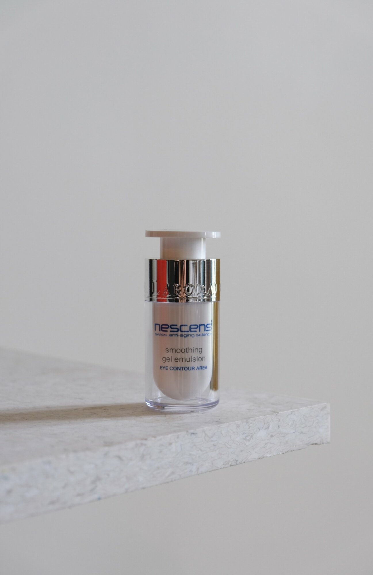 Разглаживающая гель-эмульсия для контура глаз (15ml) Nescens