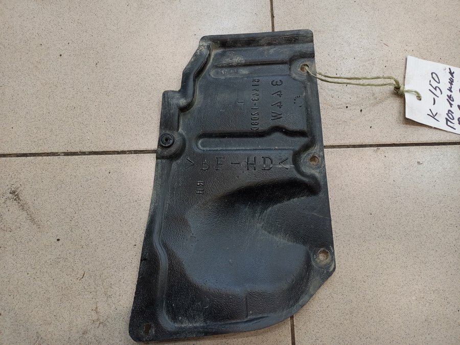 Пыльник двигателя боковой правый от Toyota Corolla E150 2006-2013