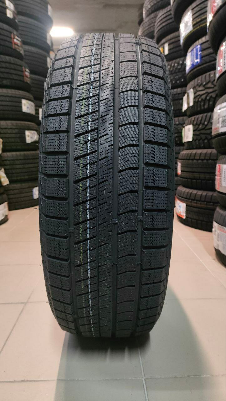 225/55R18 Tracmax X-Privilo S360 98T (2026 год) нешипованные