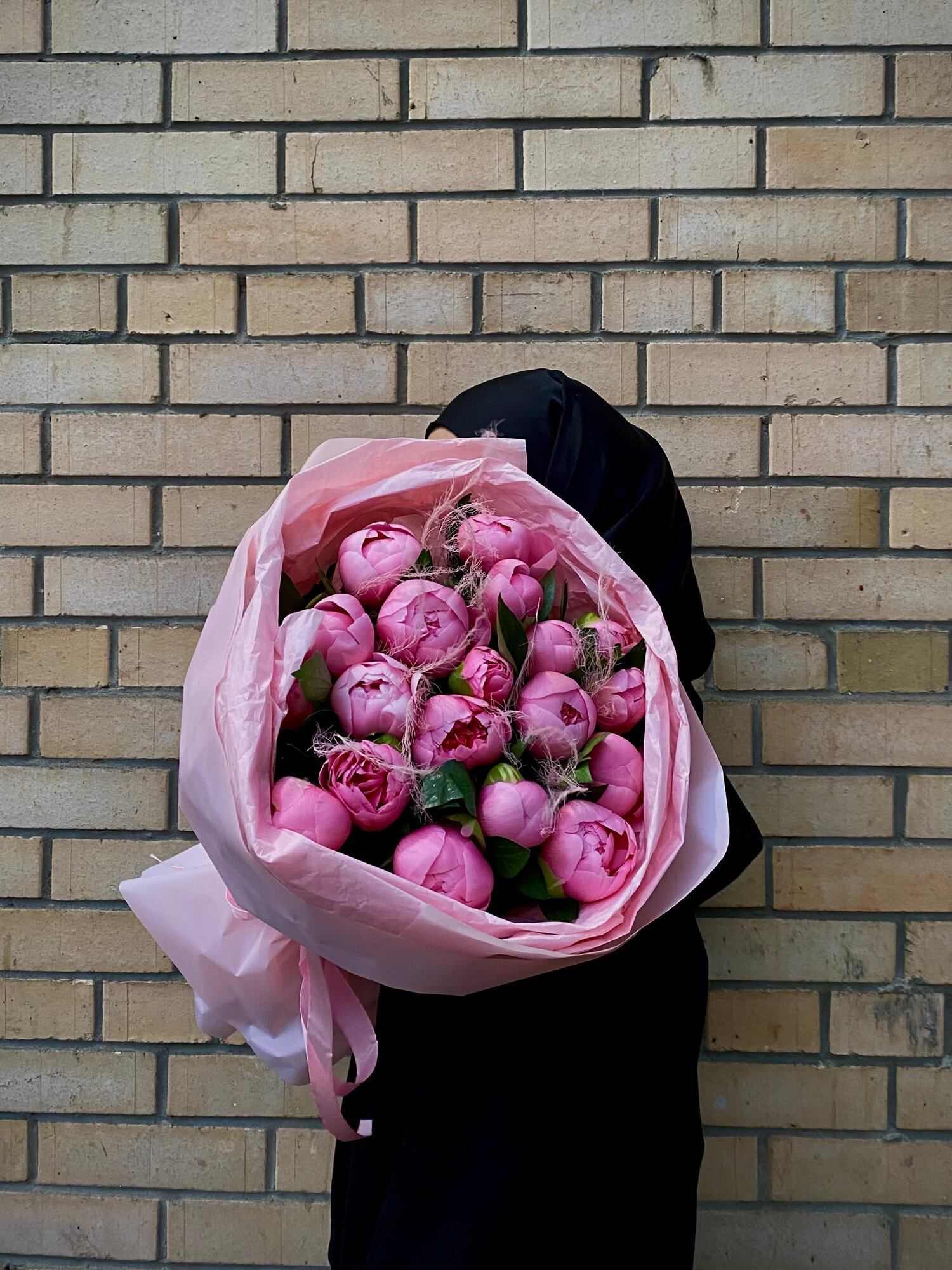 Букет живых цветов NURA FLOWERS, розовые пионы, 21 шт, высота 50 см.