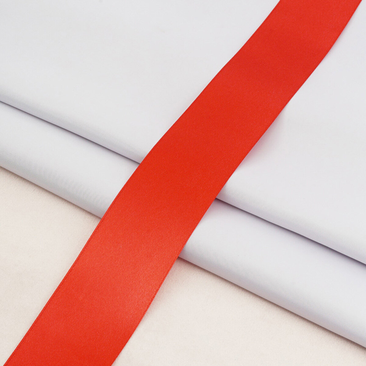 6102-0016 Лента атласная двусторонняя 50мм*22,86м (C1056 красный), 22.86 м