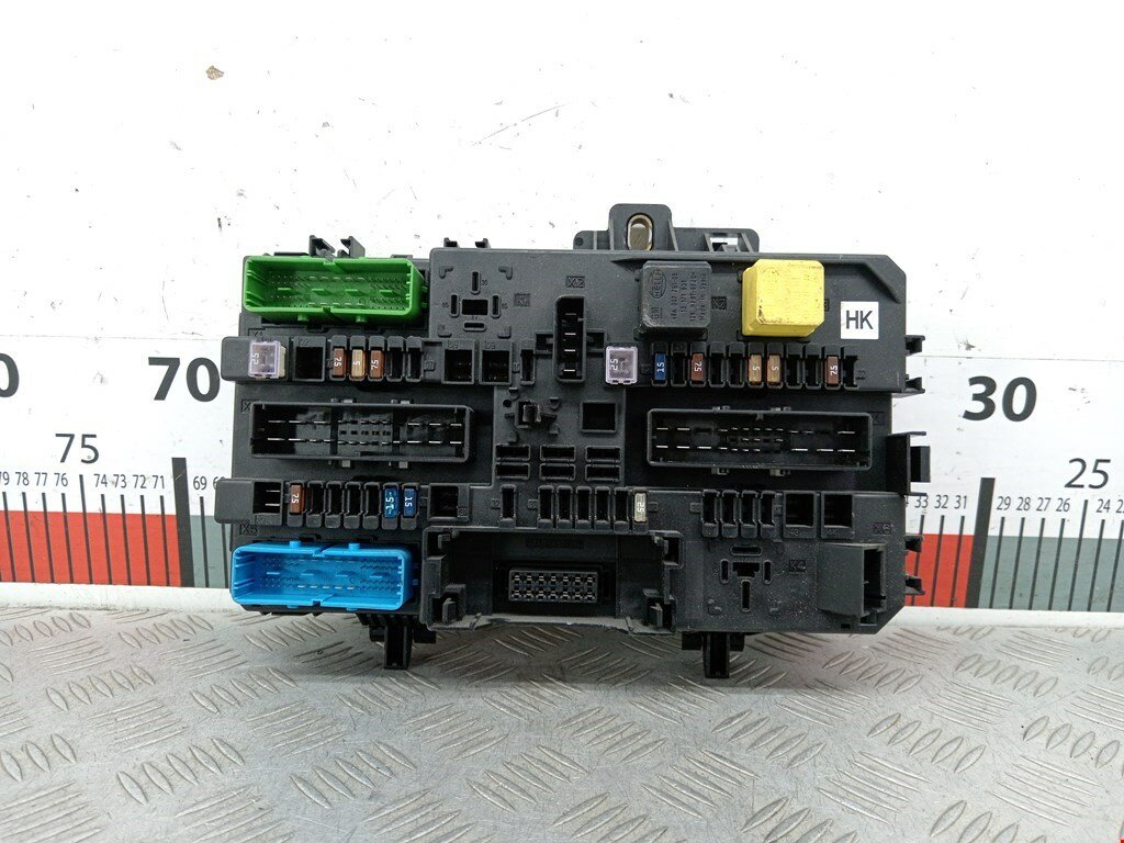 Блок предохранителей Opel Astra H 13206762 арт. 2225412