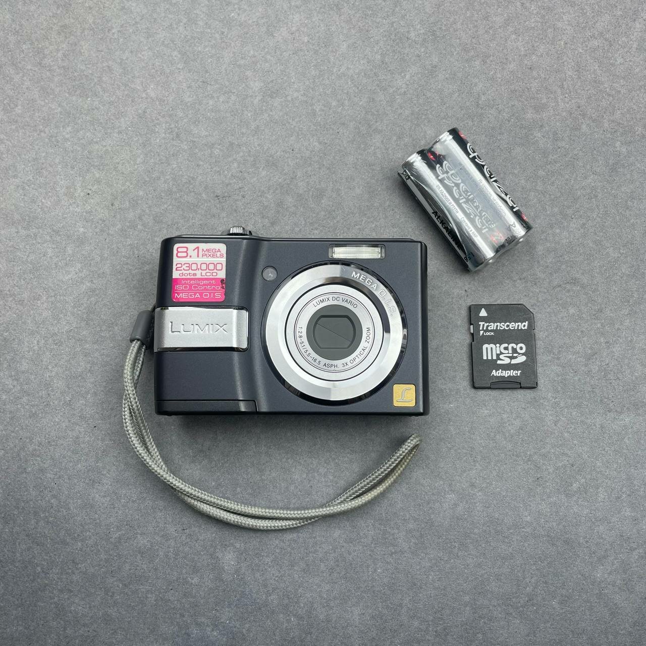 Цифровой компактный фотоаппарат Panasonic Lumix DMC-LS80, черный