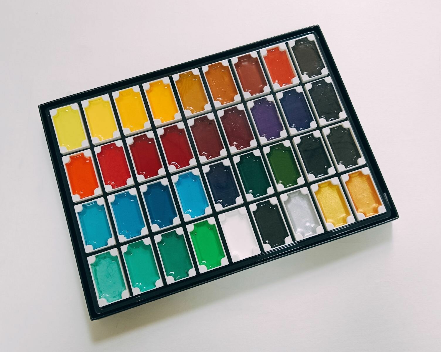 Краски акварельные