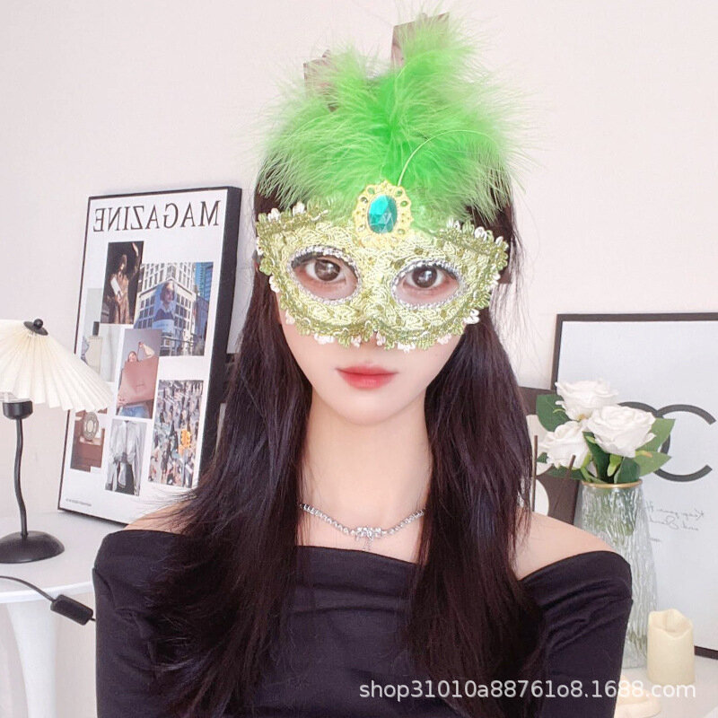 Маска женская, антикварная, кружевная, из перьев