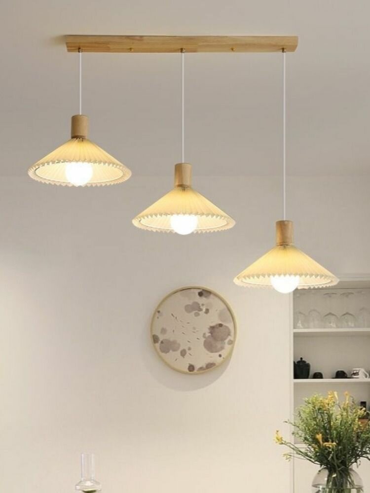 Плиссированная люстра из массива дерева