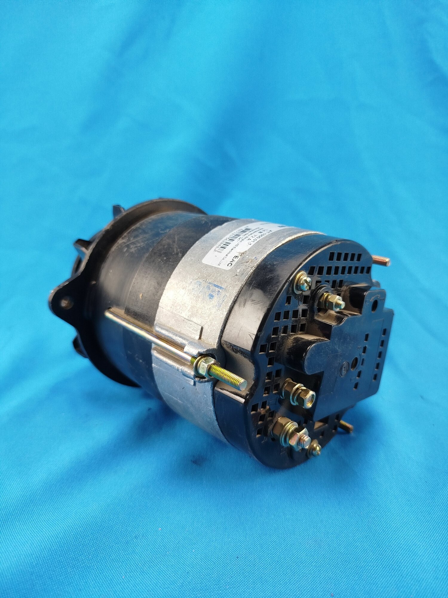 Генератор "КЗАТЭ" для автомобилей Т-4А, Т-4М, ЛТЗ-145, ДТ-75Д (14В, 72А)