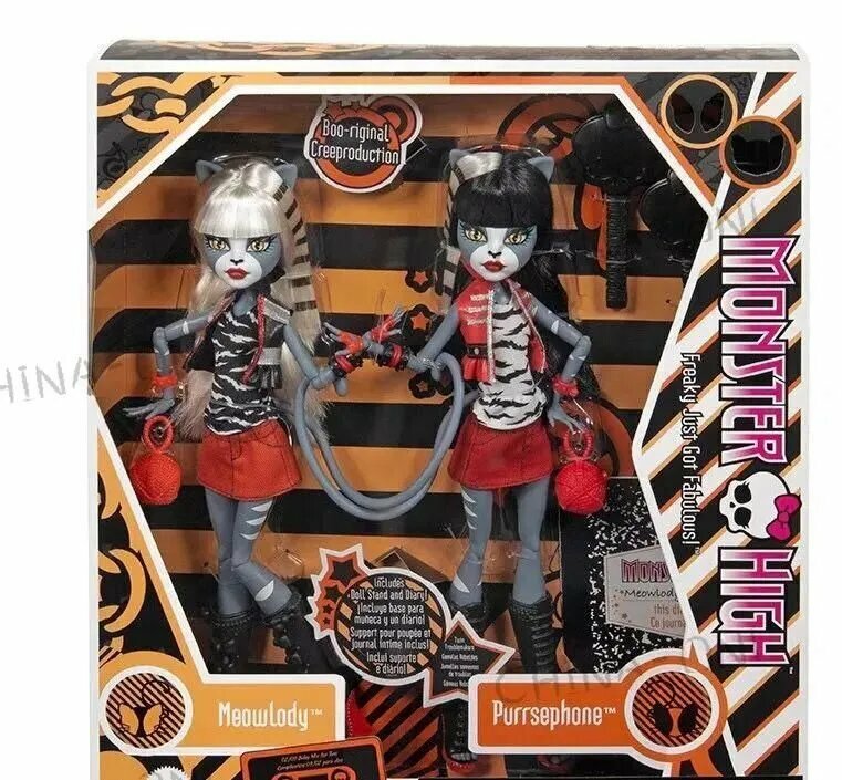 Монстр хай, Шарнирная кукла, Пурсефона и Мяулодия, Стильные коллекционные куклы Набор из 2 кукол с расческой и подставкой / Mattel Monster High Werecat Twin Sisters Meowlody and Purrsephone