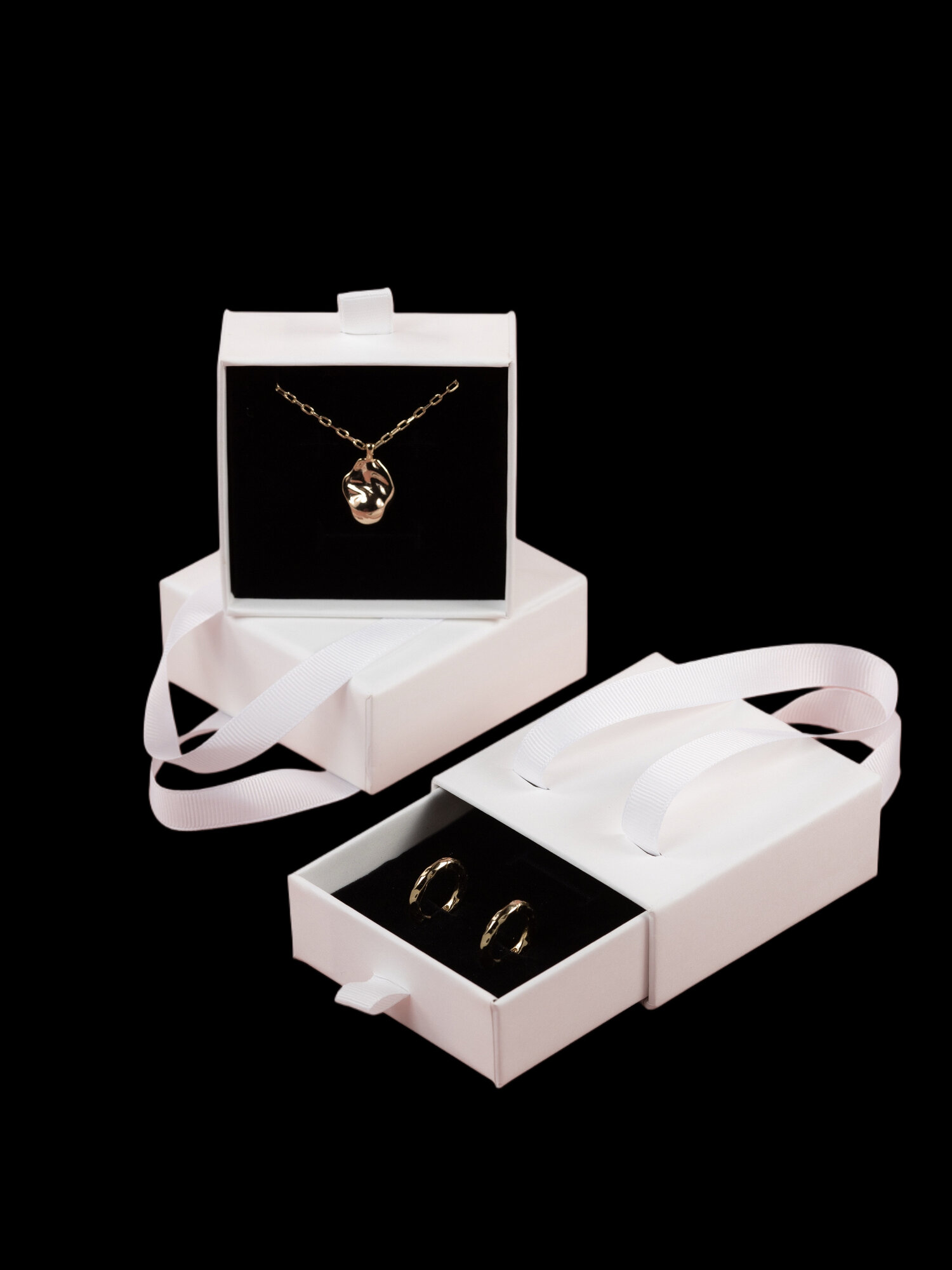 Коробка подарочная для колец, украшений, бижутерии, цвет белый, 8*8 см, D'Mari