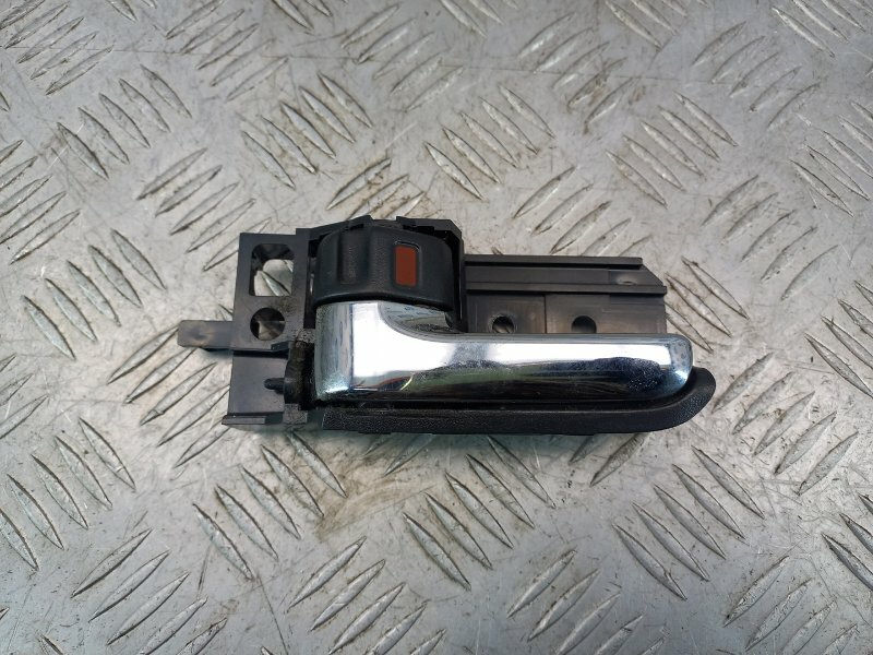 Б/У Ручка двери передней внутренняя левая Toyota Corolla 9 E120.E120 / Тойота Королла 120 E120.E120 1.6 3ZZ 110Л.С хетчбек 2006 перед. лев.