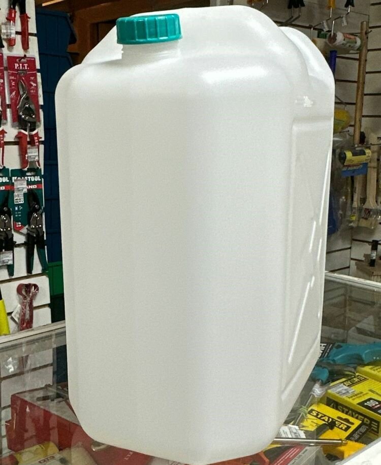 Канистра для воды пластиковая 30 литров с крышкой красной ручкой высокая полиэтиленовая белая М1764