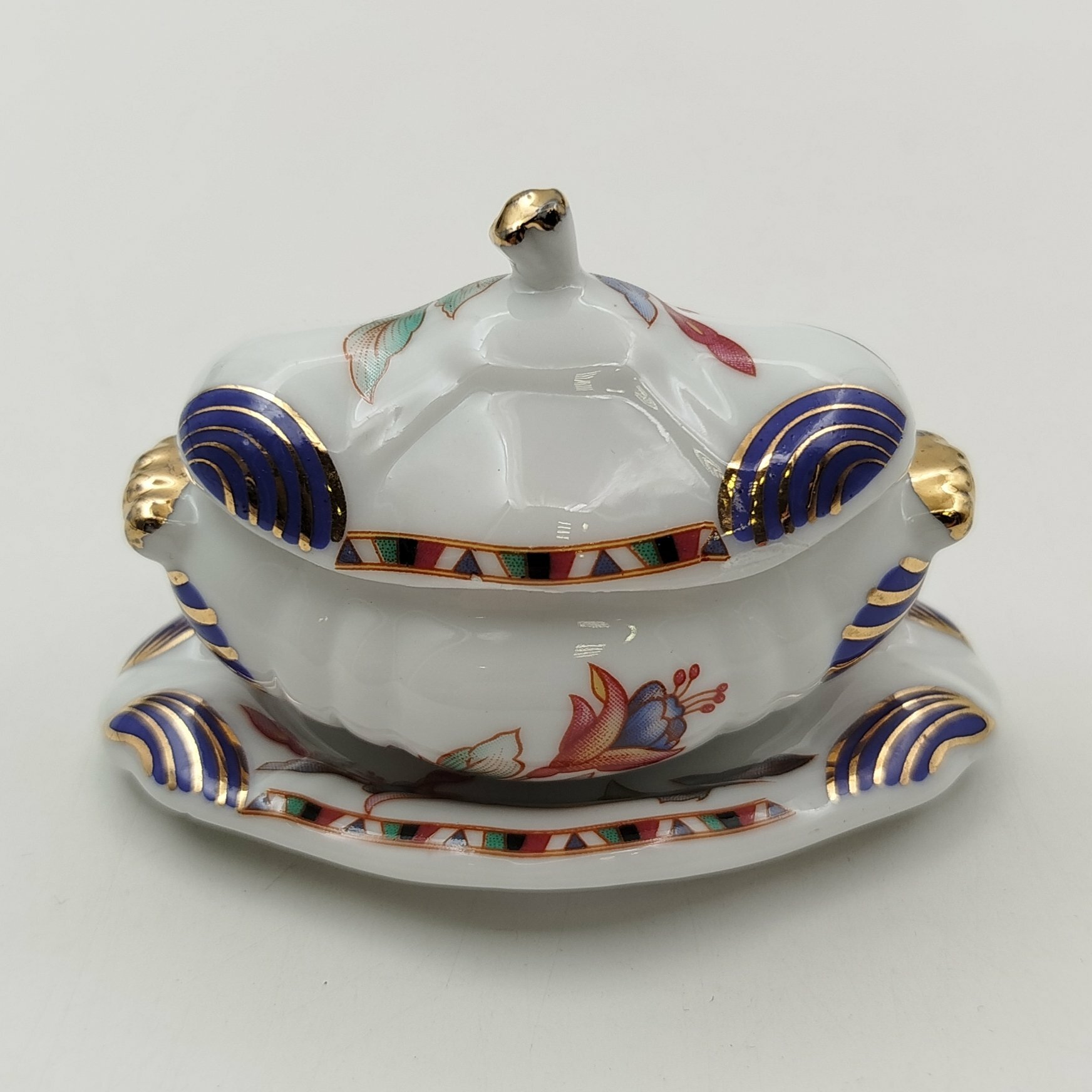 Солонка в виде супницы (миниатюрная), украшенная изображением цветов, "Porcelain Art"