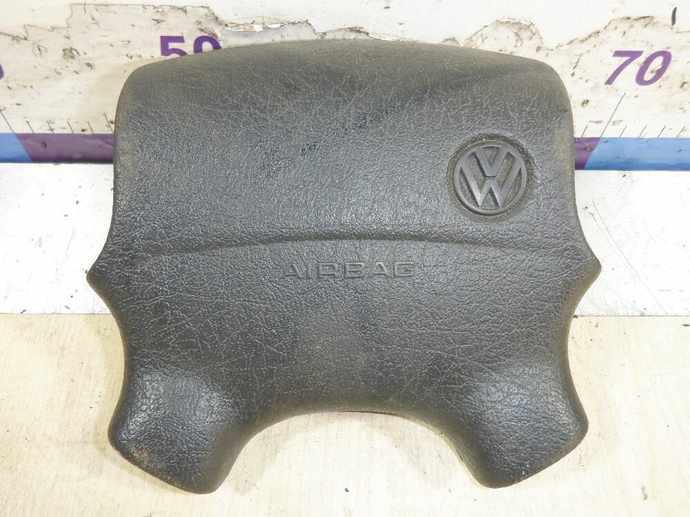 Подушка безопасности в руль VW Polo Classic 3A0880199B
