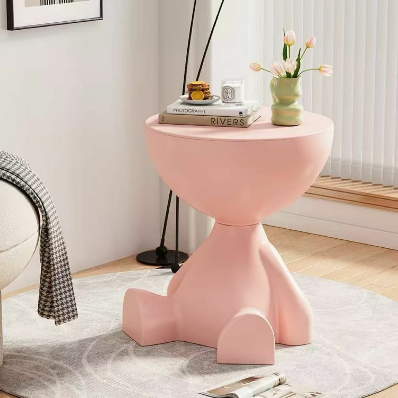 Компактный стол для хранения