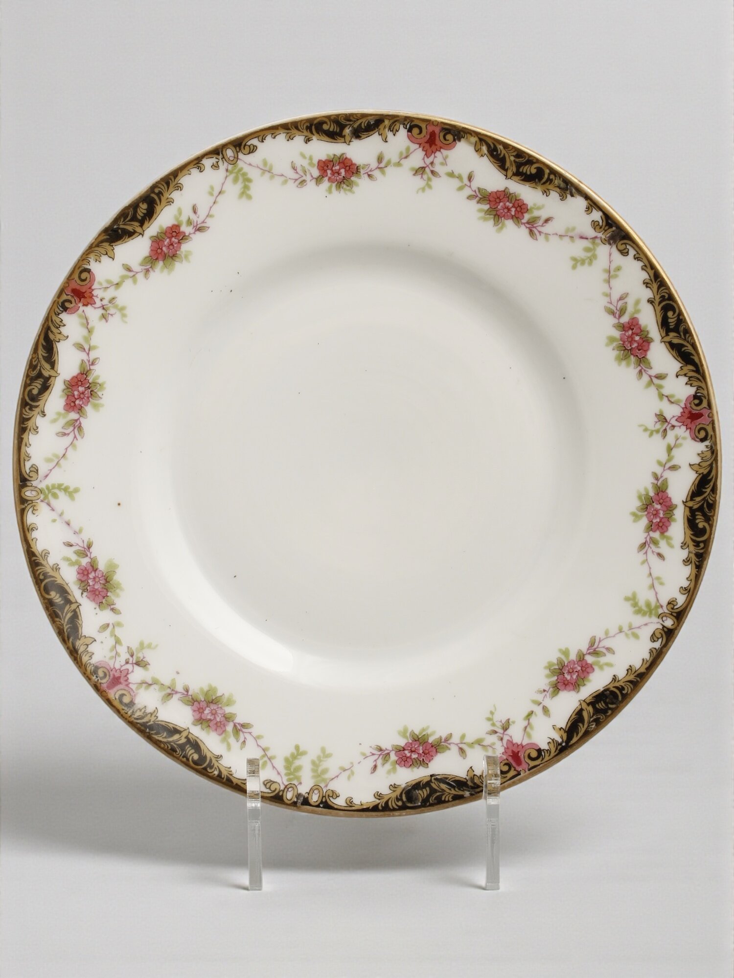 Антикварная сервировочная тарелка (D 16 см), завод братьев Корниловых, Санкт-Петербург, конец XIX в.