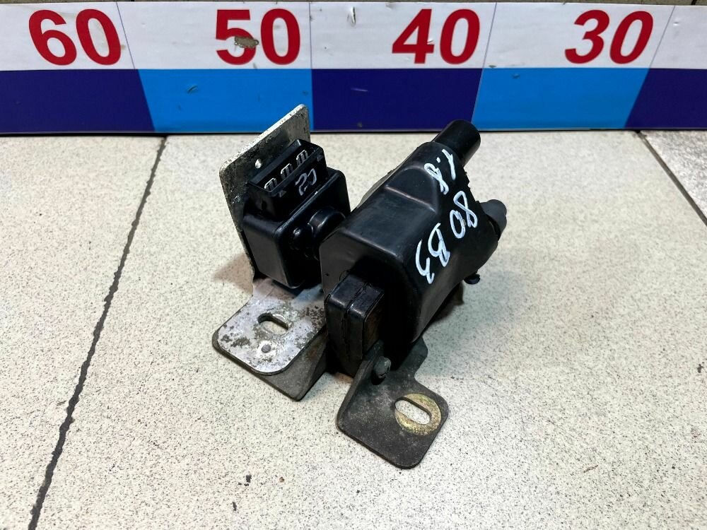 Катушка зажигания Audi 80 B3 8A0905105