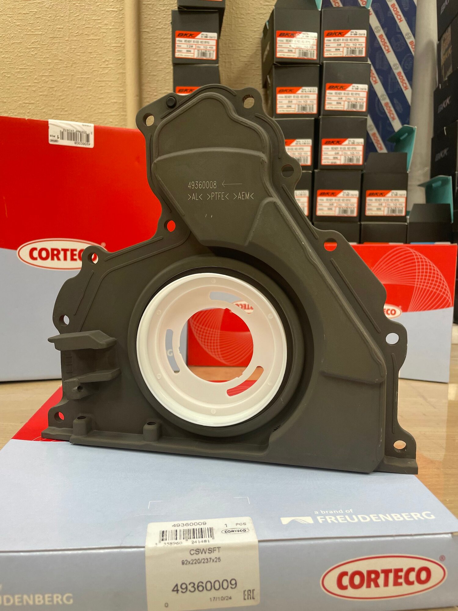 CORTECO Сальник коленчатого вала задний (со стороны коробки передач) PTFE 9223723 с сенсором/фланцем/монтажной оболочкой арт. 49360009
