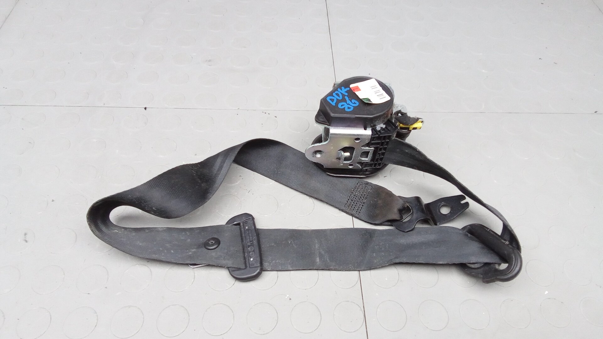 Ремень безопасности с пиропатроном сиденья переднего SKODA RAPID, Номер 5JA857701B