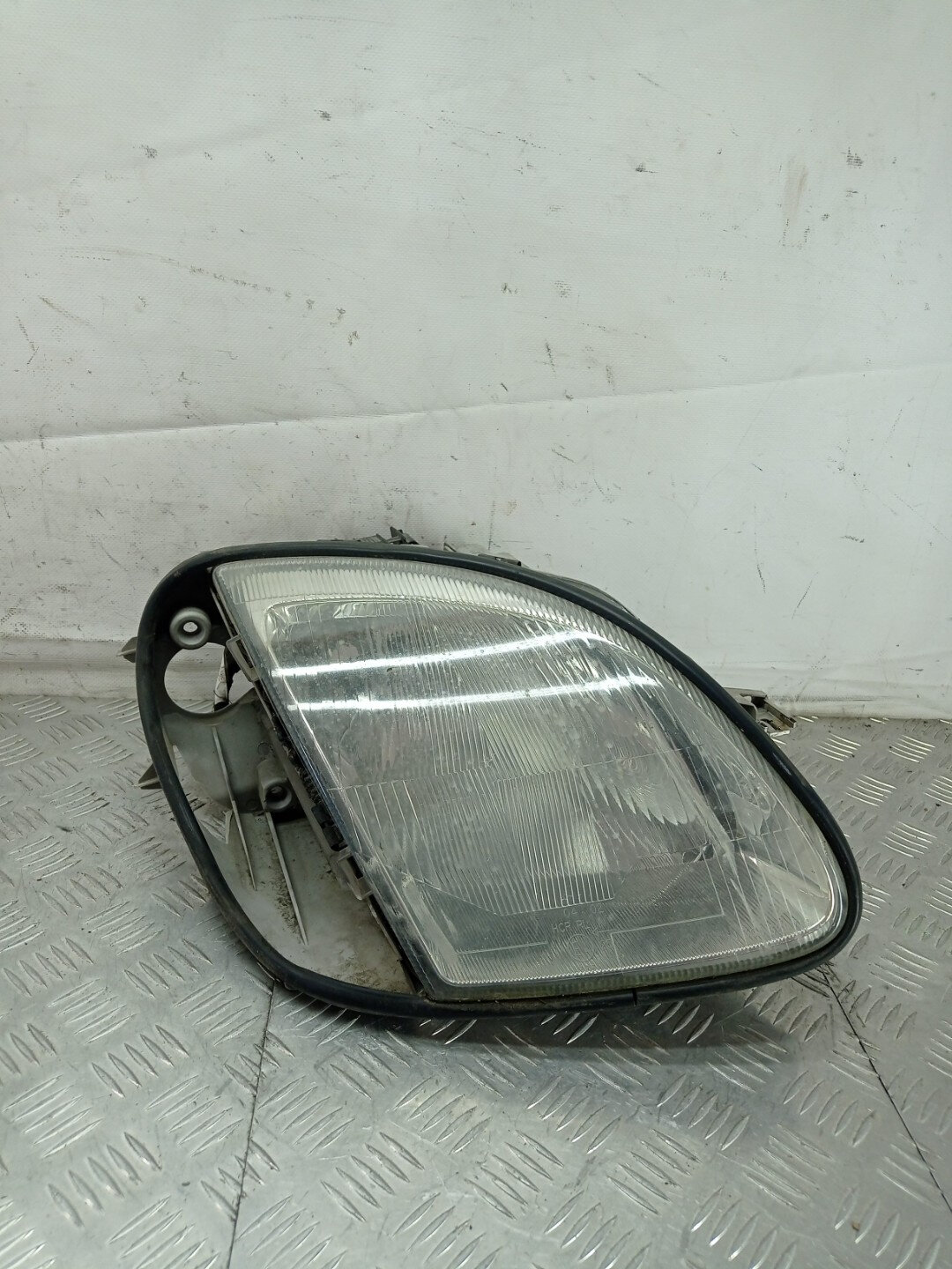 Фара правая Mercedes-Benz SLK R170 1998 0301097212