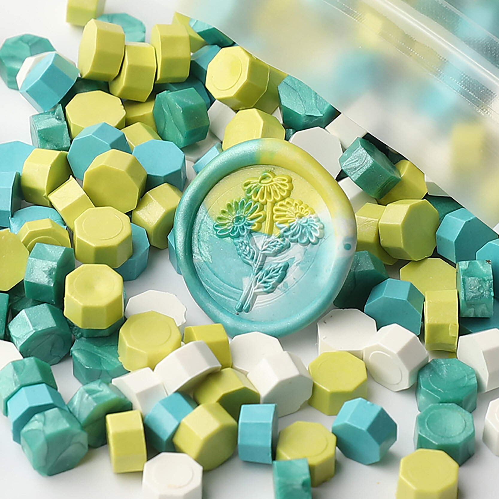 Сургуч для печати в гранулах 500гр (1600шт). Воск цветной для творчества. Салатовый, бирюзовый цвета