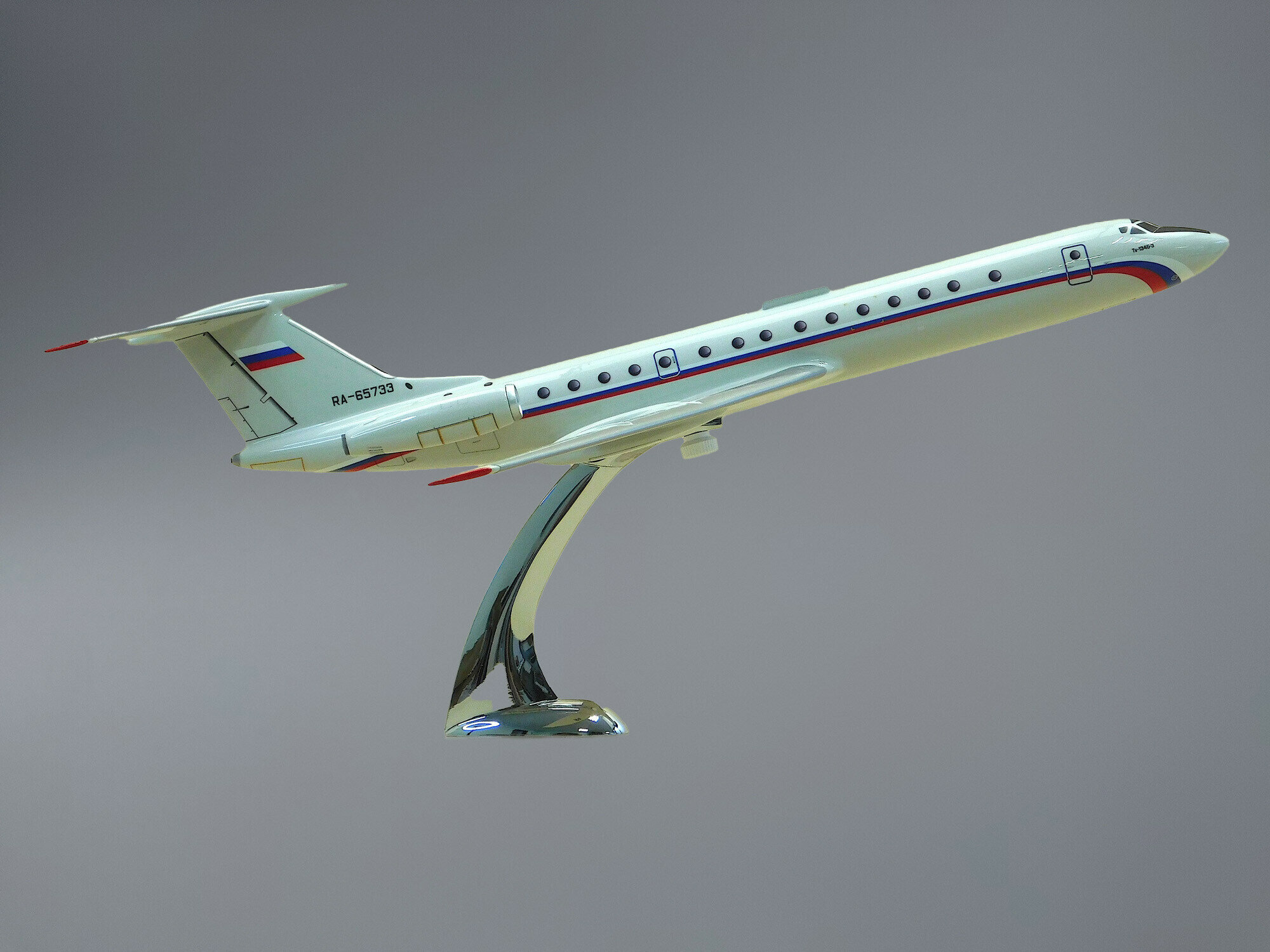 Самолет Ту-134Б-3 (СЛО Россия) [Готовая модель] (1:100) [RA-65733]