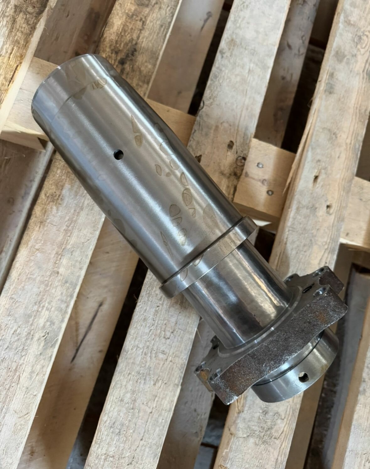 Флянец с трубой и гильзой в сборе