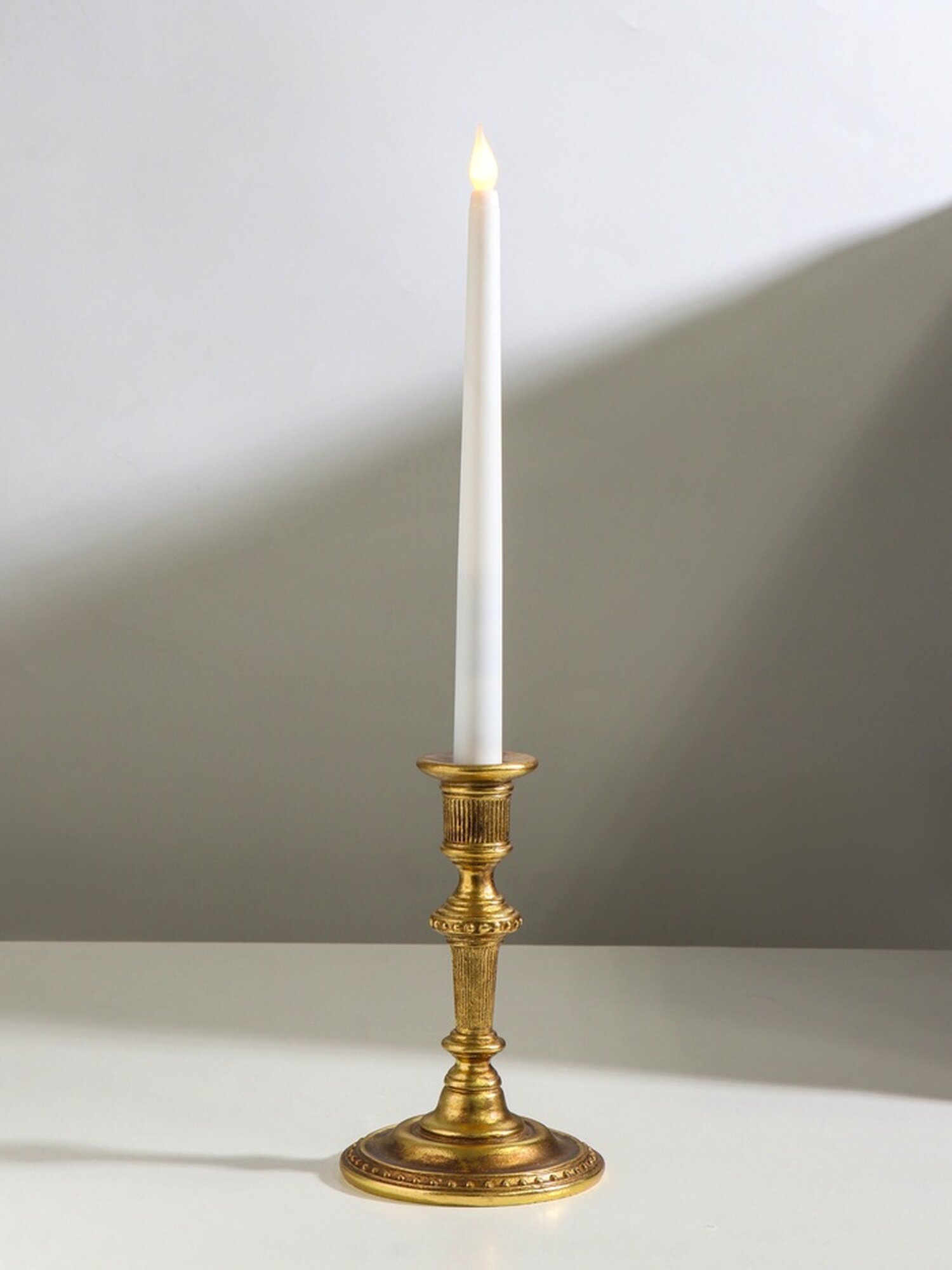 Подсвечник на 1 свечу «Траяна», полистоун, золото, 10.5×10.5×16.5 см