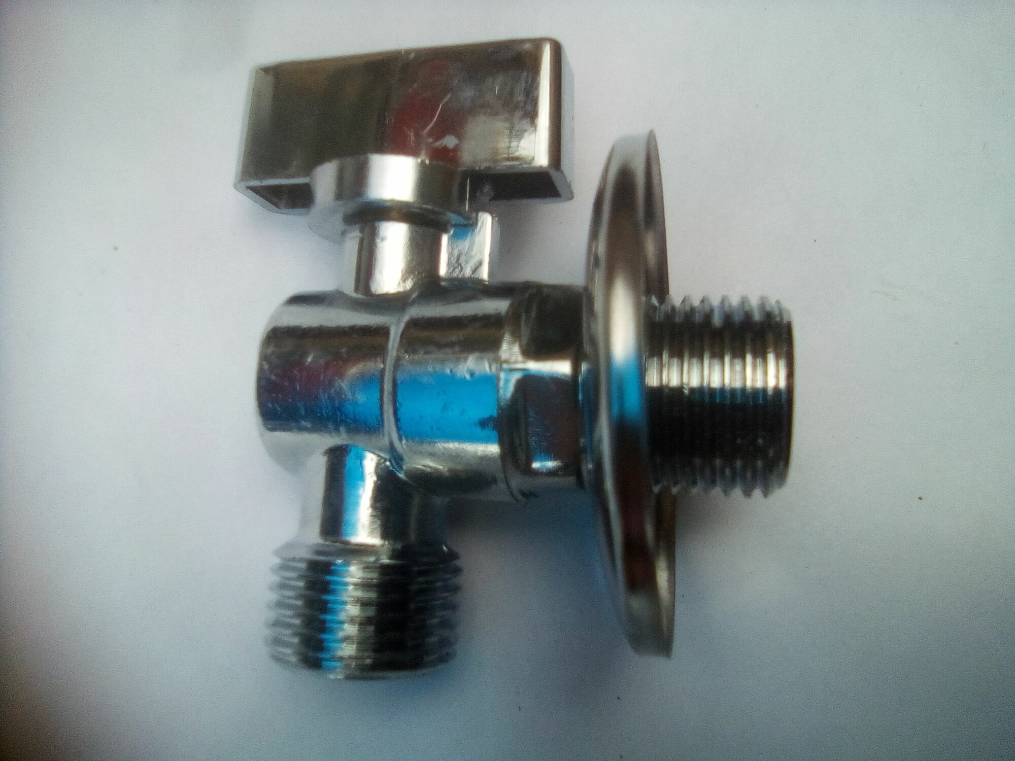 Кран шаровый угловой латунный для подключения сантехприборов 1/2"-1/2" SER 261/2