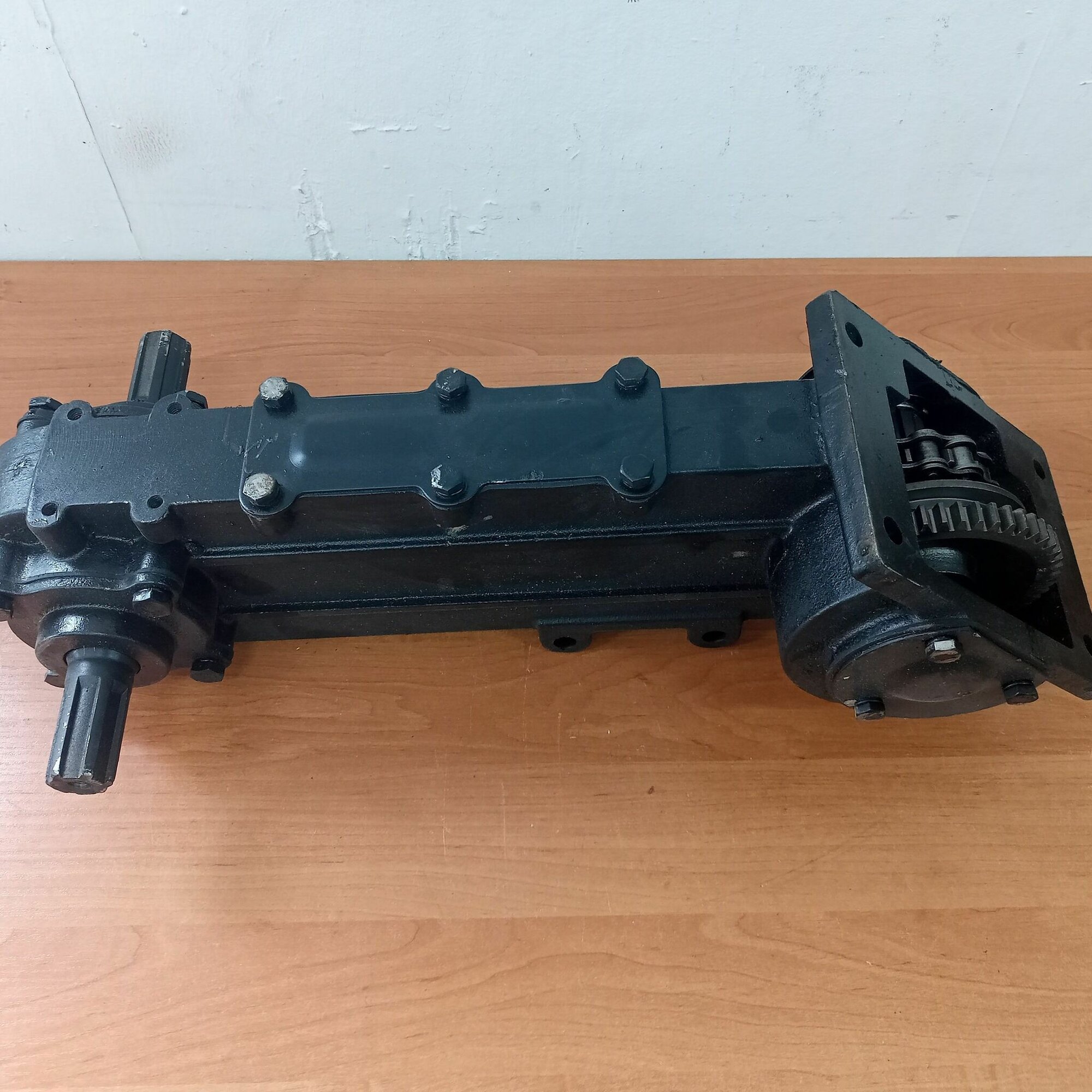 Редуктор активной почвофрезы в сборе